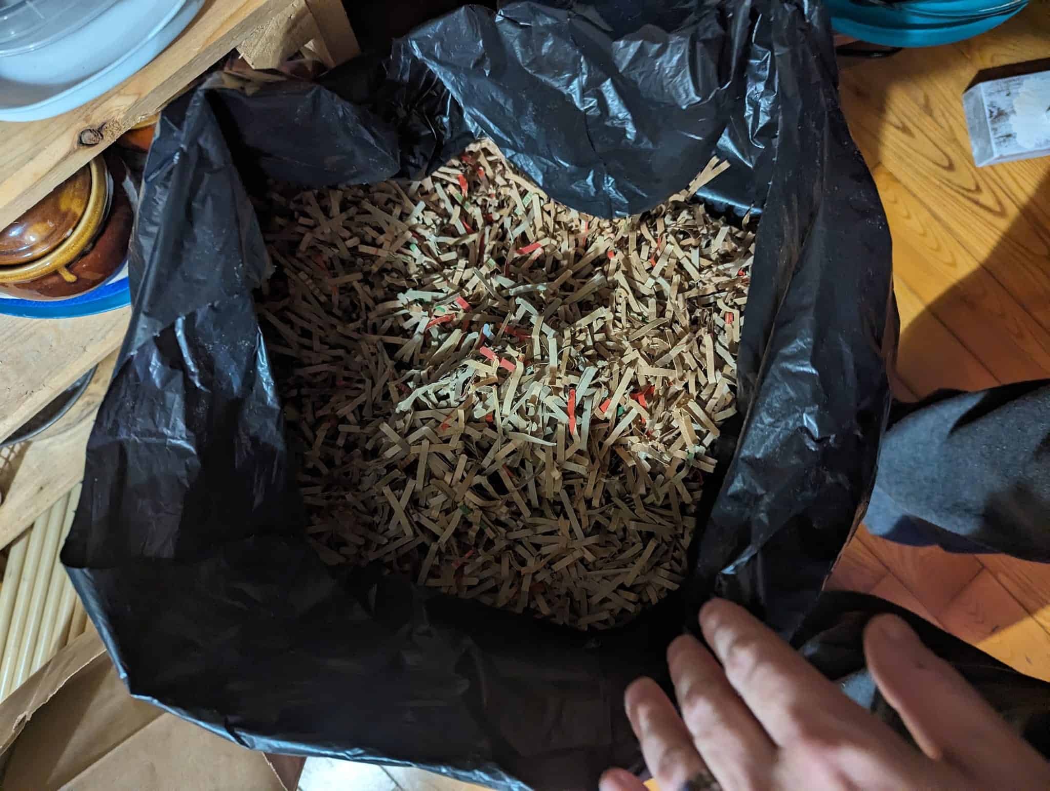 How to Build a Worm Composting Bin (7 Easy Step-by-Step Guide) - The ...